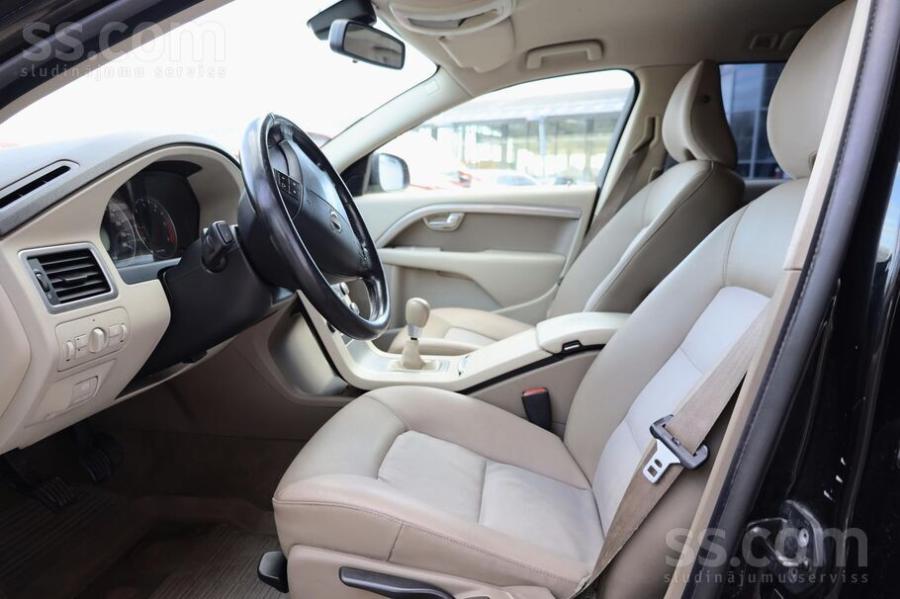 Black Volvo V70 2008 in Riga, with an engine capacity of 2.00 L and mileage of 0 thousand km for 2995 €, photo 9 on AUTOMOTO.COM.LV