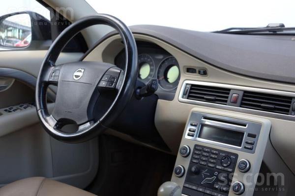 Black Volvo V70 2008 in Riga, with an engine capacity of 2.00 L and mileage of 0 thousand km for 2995 €, photo 9 on AUTOMOTO.COM.LV