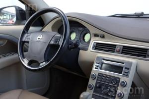 Black Volvo V70 2008 in Riga, with an engine capacity of 2.00 L and mileage of 0 thousand km for 2995 €, photo 10 on AUTOMOTO.COM.LV