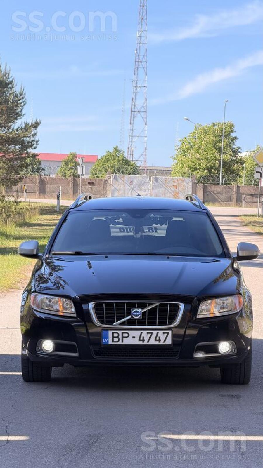 Melns Volvo V70 2008 Ventspils, ar dzinēja tilpumu 2.40 L un nobraukumu 288 tūkst. km par 4100 €, foto 1 vietnē AUTOMOTO.COM.LV