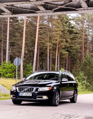 Melns Volvo V70 2008 Ventspils, ar dzinēja tilpumu 2.40 L un nobraukumu 288 tūkst. km par 4100 €, foto 4 vietnē AUTOMOTO.COM.LV