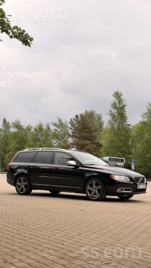 Melns Volvo V70 2008 Ventspils, ar dzinēja tilpumu 2.40 L un nobraukumu 288 tūkst. km par 4100 €, foto 7 vietnē AUTOMOTO.COM.LV