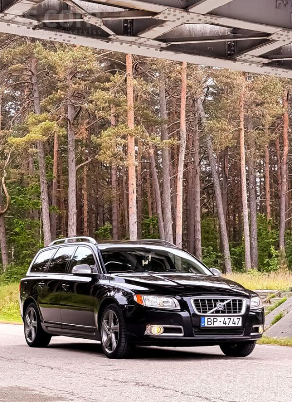 Black Volvo V70 2008 in Ventspils, with an engine capacity of 2.40 L and mileage of 288 thousand km for 4100 €, photo 7 on AUTOMOTO.COM.LV