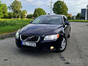Melns Volvo V70 2008 Rīga, ar dzinēja tilpumu 2.40 L un nobraukumu 392 tūkst. km par 2700 €, foto  vietnē AUTOMOTO.COM.LV