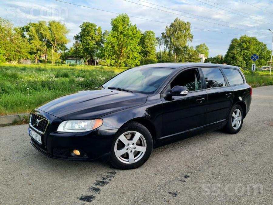 Black Volvo V70 2008 in Riga, with an engine capacity of 2.40 L and mileage of 392 thousand km for 2700 €, photo 3 on AUTOMOTO.COM.LV
