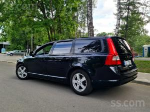 Black Volvo V70 2008 in Riga, with an engine capacity of 2.40 L and mileage of 392 thousand km for 2700 €, photo 4 on AUTOMOTO.COM.LV