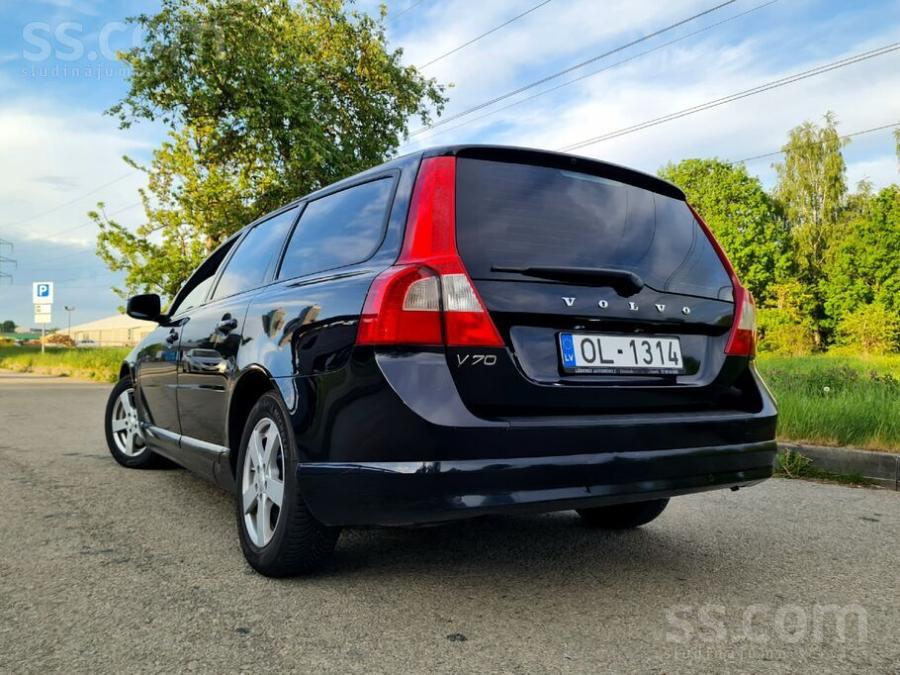 Black Volvo V70 2008 in Riga, with an engine capacity of 2.40 L and mileage of 392 thousand km for 2700 €, photo 5 on AUTOMOTO.COM.LV