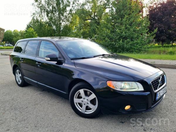 Black Volvo V70 2008 in Riga, with an engine capacity of 2.40 L and mileage of 392 thousand km for 2700 €, photo 7 on AUTOMOTO.COM.LV