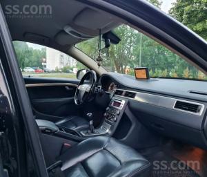 Black Volvo V70 2008 in Riga, with an engine capacity of 2.40 L and mileage of 392 thousand km for 2700 €, photo 11 on AUTOMOTO.COM.LV