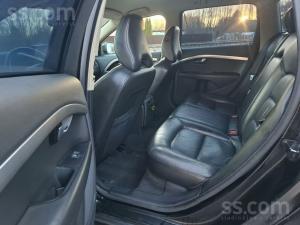Black Volvo V70 2008 in Riga, with an engine capacity of 2.40 L and mileage of 392 thousand km for 2700 €, photo 14 on AUTOMOTO.COM.LV