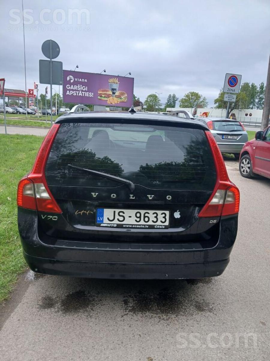 Melns Volvo V70 2008 Rīga, ar dzinēja tilpumu 2.40 L un nobraukumu 482 tūkst. km par 2200 €, foto 6 vietnē AUTOMOTO.COM.LV