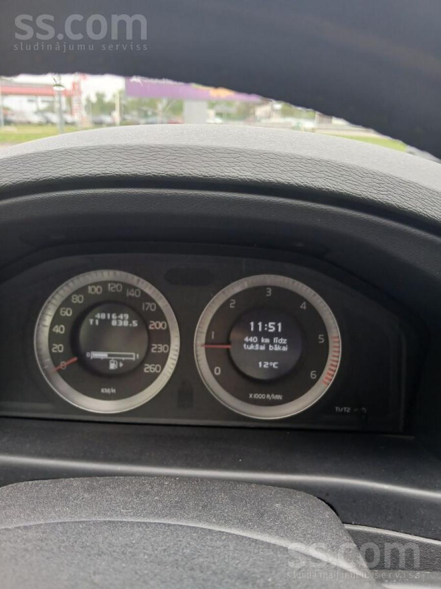 Melns Volvo V70 2008 Rīga, ar dzinēja tilpumu 2.40 L un nobraukumu 482 tūkst. km par 2200 €, foto 11 vietnē AUTOMOTO.COM.LV