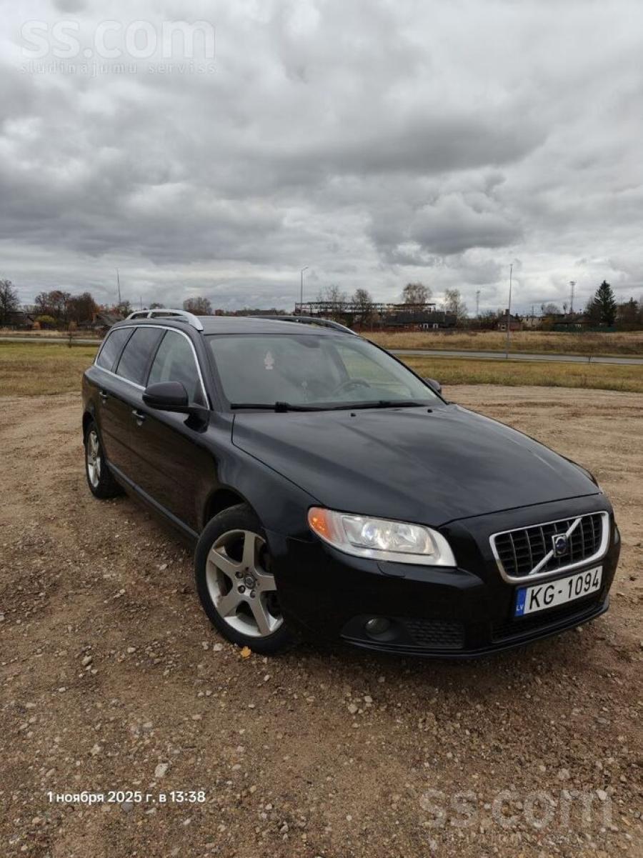 Melns Volvo V70 2008 Daugavpils, ar dzinēja tilpumu 2.40 L un nobraukumu 320 tūkst. km par 4000 €, foto 3 vietnē AUTOMOTO.COM.LV