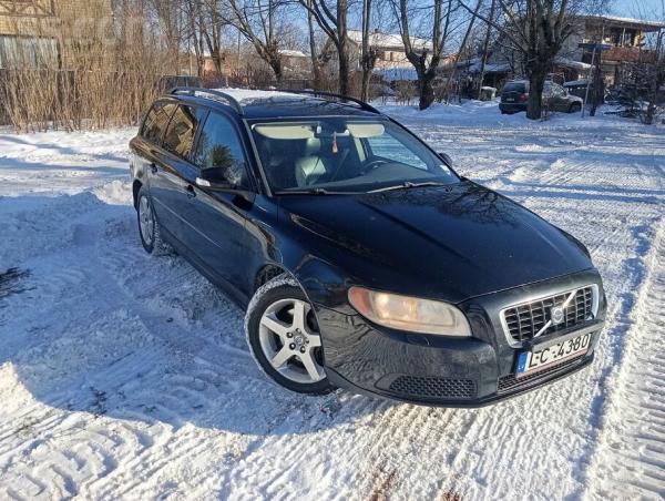 Black Volvo V70 2008 in Riga, with an engine capacity of 2.50 L and mileage of 375 thousand km for 2290 €, photo 1 on AUTOMOTO.COM.LV