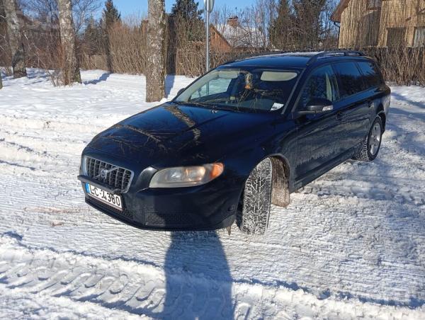 Black Volvo V70 2008 in Riga, with an engine capacity of 2.50 L and mileage of 375 thousand km for 2290 €, photo 5 on AUTOMOTO.COM.LV