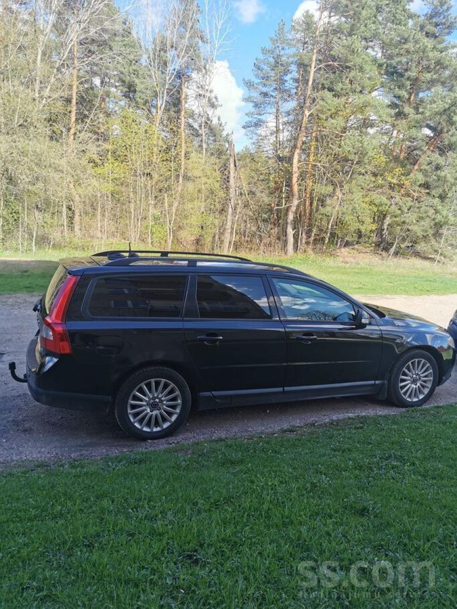 Melns Volvo V70 2008 Rīga, ar dzinēja tilpumu 2.50 L un nobraukumu 375 tūkst. km par 2290 €, foto 9 vietnē AUTOMOTO.COM.LV