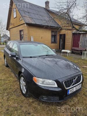 Melns Volvo V70 2008 Preiļi, ar dzinēja tilpumu 2.40 L un nobraukumu 393 tūkst. km par 2900 €, foto  vietnē AUTOMOTO.COM.LV