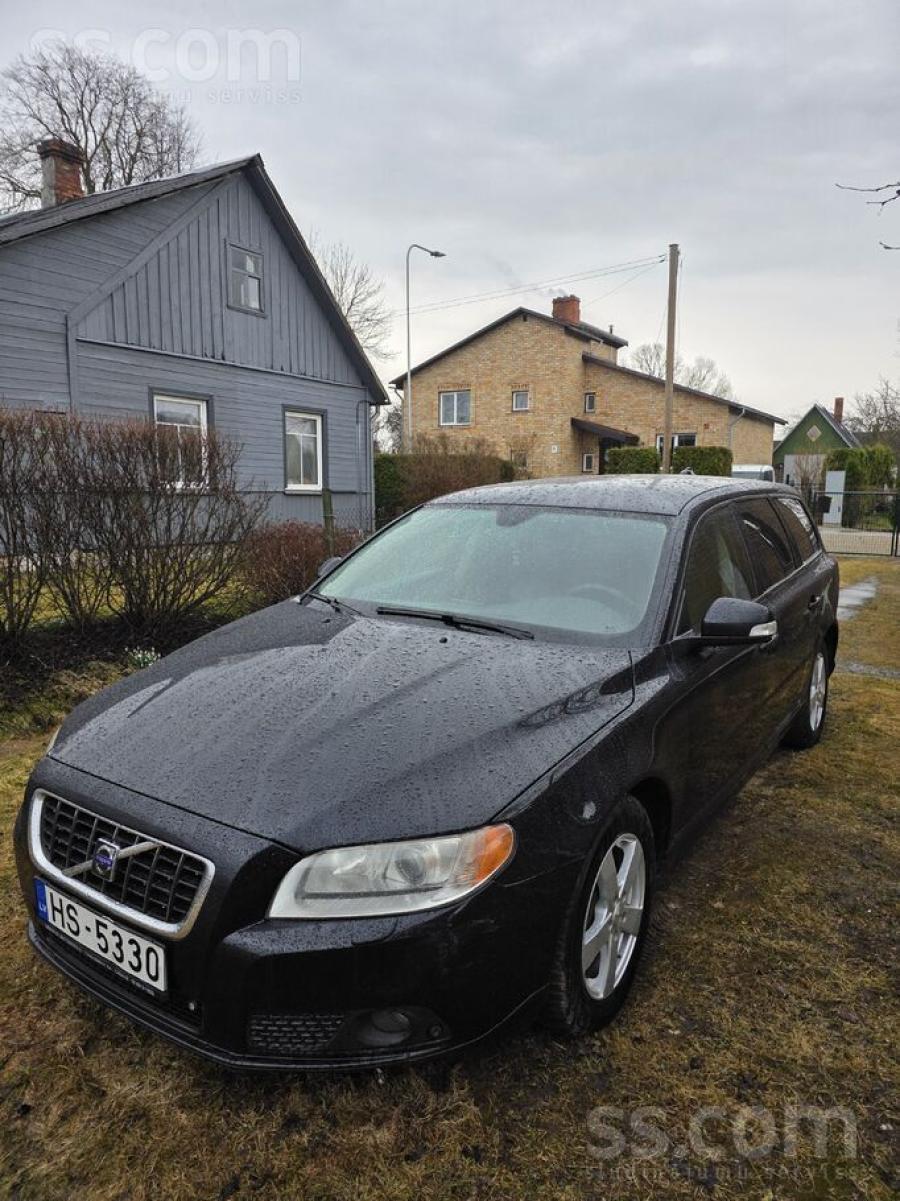 Melns Volvo V70 2008 Preiļi, ar dzinēja tilpumu 2.40 L un nobraukumu 393 tūkst. km par 2900 €, foto 3 vietnē AUTOMOTO.COM.LV