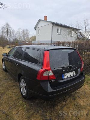 Melns Volvo V70 2008 Preiļi, ar dzinēja tilpumu 2.40 L un nobraukumu 393 tūkst. km par 2900 €, foto 5 vietnē AUTOMOTO.COM.LV