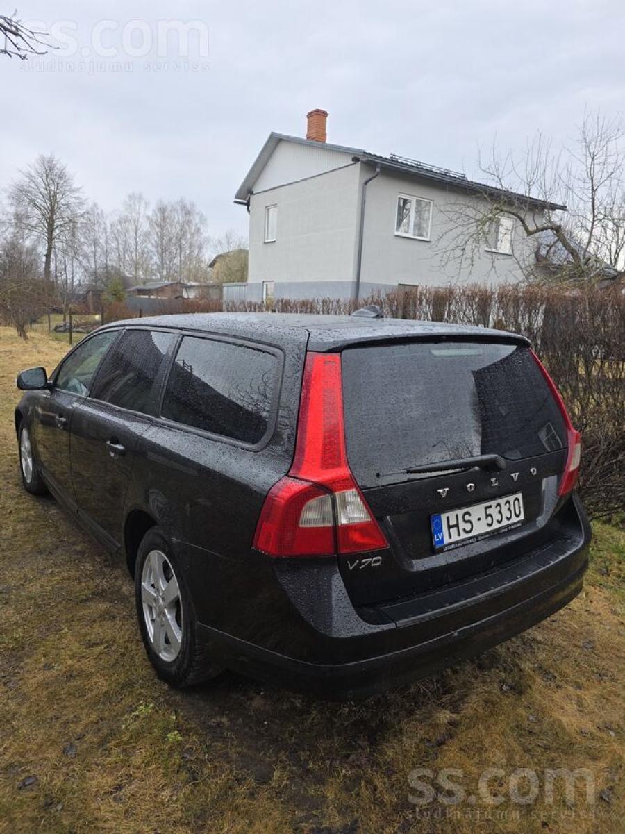 Melns Volvo V70 2008 Preiļi, ar dzinēja tilpumu 2.40 L un nobraukumu 393 tūkst. km par 2900 €, foto 5 vietnē AUTOMOTO.COM.LV