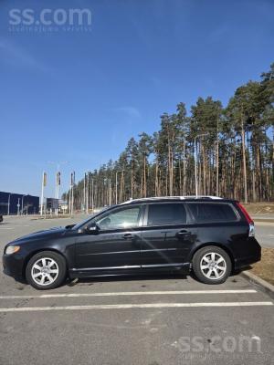 Melns Volvo V70 2008 Rīga, ar dzinēja tilpumu 2.00 L un nobraukumu 390 tūkst. km par 2700 €, foto 4 vietnē AUTOMOTO.COM.LV