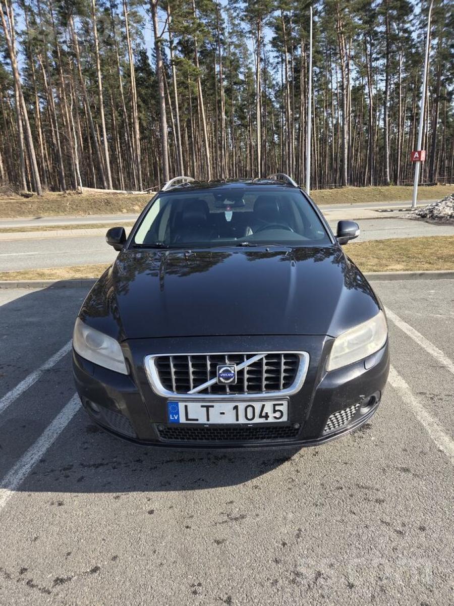 Melns Volvo V70 2008 Rīga, ar dzinēja tilpumu 2.00 L un nobraukumu 390 tūkst. km par 2700 €, foto 5 vietnē AUTOMOTO.COM.LV