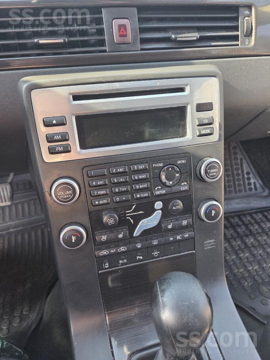 Melns Volvo V70 2008 Rīga, ar dzinēja tilpumu 2.00 L un nobraukumu 390 tūkst. km par 2700 €, foto 9 vietnē AUTOMOTO.COM.LV