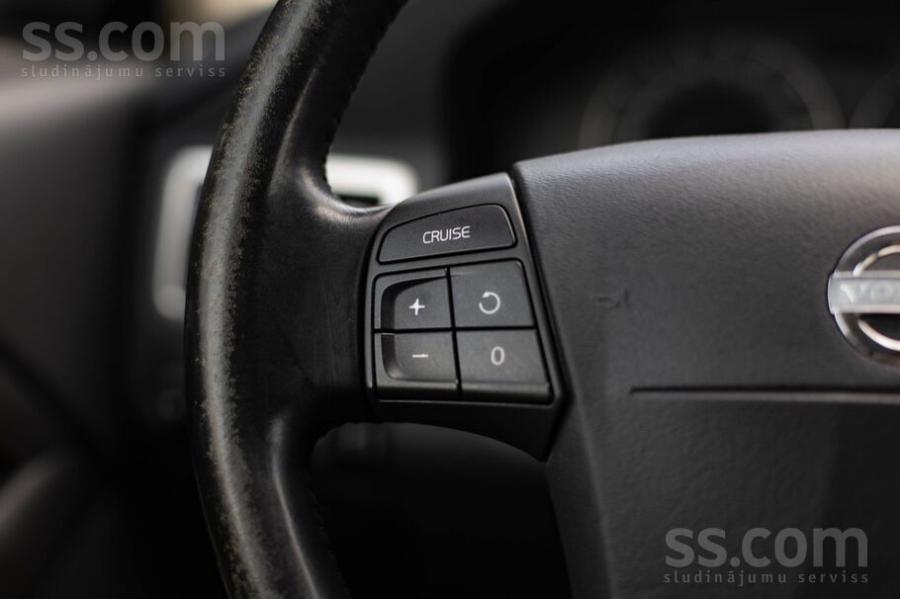 Melns Volvo V70 2008 Rīga, ar dzinēja tilpumu 2.40 L un nobraukumu 308 tūkst. km par 4990 €, foto 17 vietnē AUTOMOTO.COM.LV