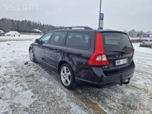 Melns Volvo V70 2008 Cēsis, ar dzinēja tilpumu 2.40 L un nobraukumu 280 tūkst. km par 3950 €, foto  vietnē AUTOMOTO.COM.LV