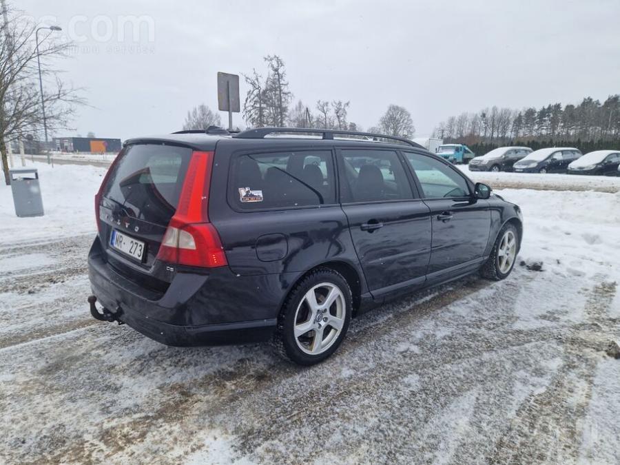 Black Volvo V70 2008 in Cesis, with an engine capacity of 2.40 L and mileage of 280 thousand km for 3950 €, photo 12 on AUTOMOTO.COM.LV