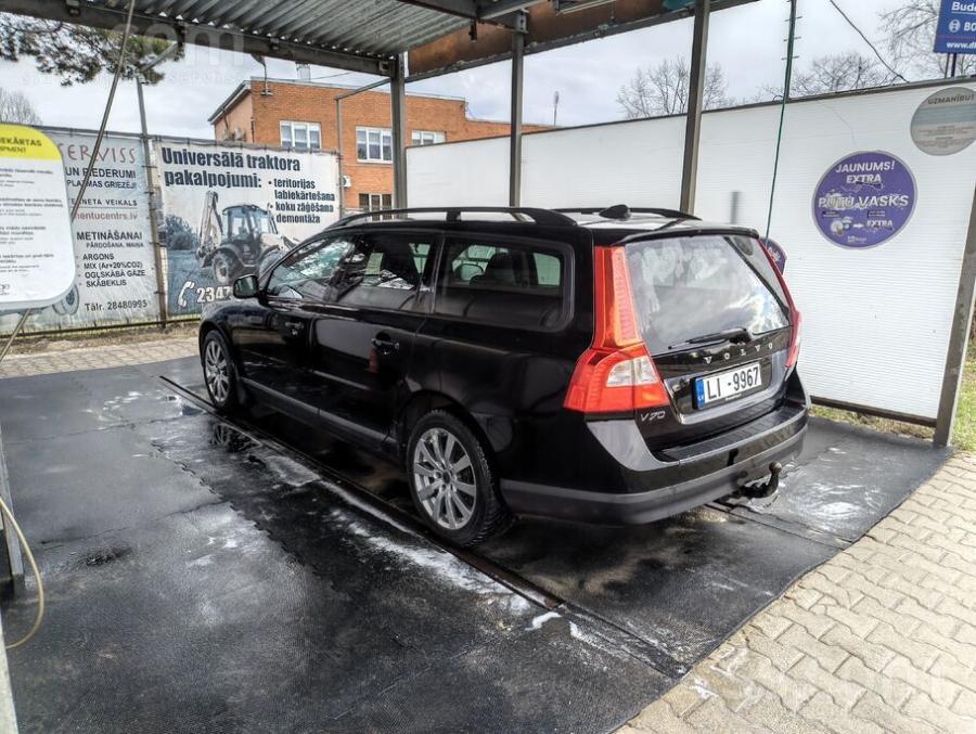 Melns Volvo V70 2008 Rīga, ar dzinēja tilpumu 2.00 L un nobraukumu 246 tūkst. km par 2500 €, foto 5 vietnē AUTOMOTO.COM.LV