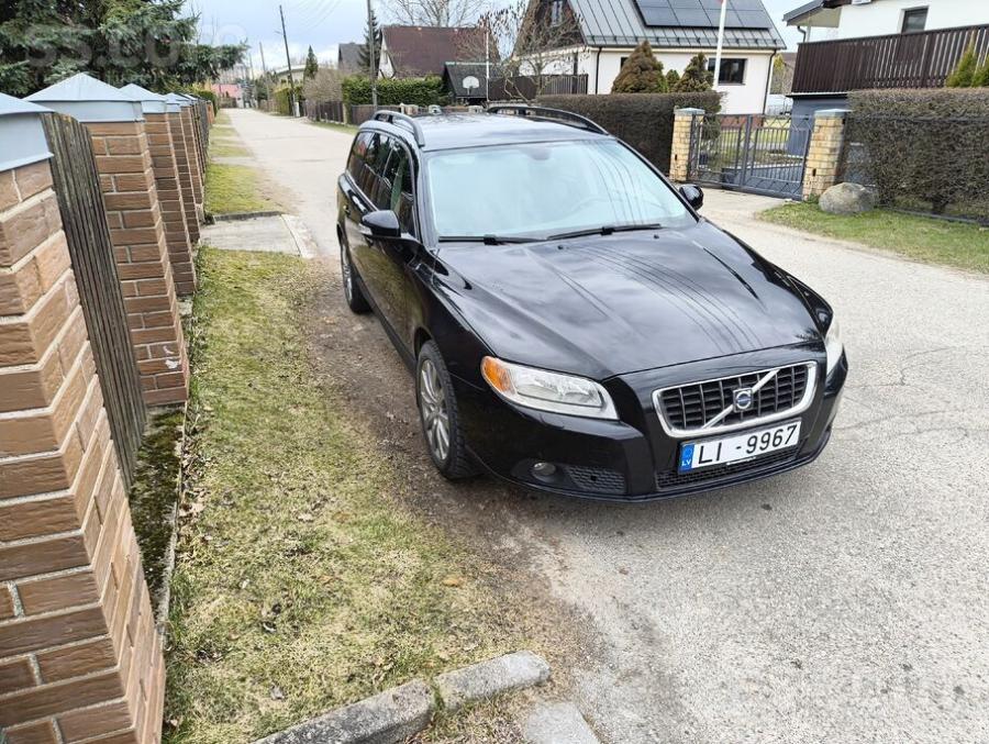 Melns Volvo V70 2008 Rīga, ar dzinēja tilpumu 2.00 L un nobraukumu 246 tūkst. km par 2500 €, foto 12 vietnē AUTOMOTO.COM.LV
