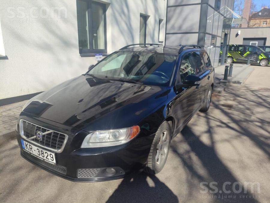 Melns Volvo V70 2008 Daugavpils, ar dzinēja tilpumu 2.40 L un nobraukumu 360 tūkst. km par 4000 €, foto 4 vietnē AUTOMOTO.COM.LV