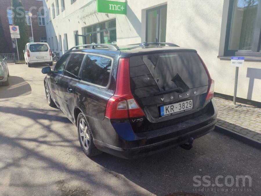 Melns Volvo V70 2008 Daugavpils, ar dzinēja tilpumu 2.40 L un nobraukumu 360 tūkst. km par 4000 €, foto 5 vietnē AUTOMOTO.COM.LV