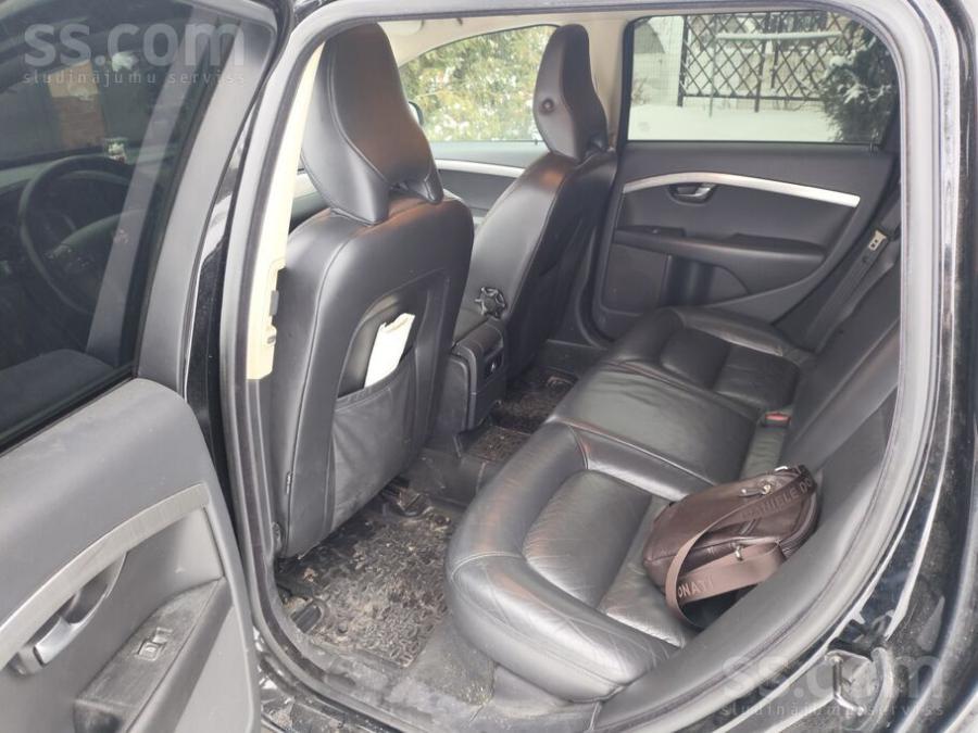 Melns Volvo V70 2008 Daugavpils, ar dzinēja tilpumu 2.40 L un nobraukumu 360 tūkst. km par 4000 €, foto 9 vietnē AUTOMOTO.COM.LV