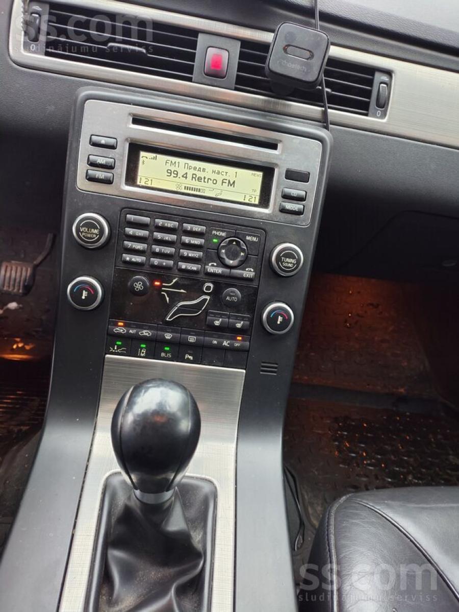 Melns Volvo V70 2008 Daugavpils, ar dzinēja tilpumu 2.40 L un nobraukumu 360 tūkst. km par 4000 €, foto 10 vietnē AUTOMOTO.COM.LV