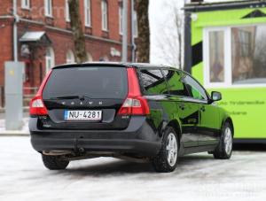 Melns Volvo V70 2008 Rēzekne, ar dzinēja tilpumu 2.00 L un nobraukumu 328 tūkst. km par 2995 €, foto 5 vietnē AUTOMOTO.COM.LV