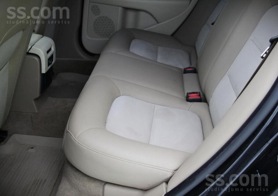 Melns Volvo V70 2008 Rēzekne, ar dzinēja tilpumu 2.00 L un nobraukumu 328 tūkst. km par 2995 €, foto 13 vietnē AUTOMOTO.COM.LV