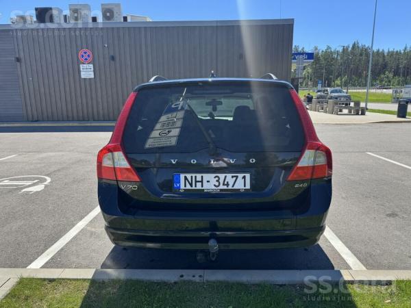 Melns Volvo V70 2008 Bauska, ar dzinēja tilpumu 2.40 L un nobraukumu 251 tūkst. km par 3500 €, foto 6 vietnē AUTOMOTO.COM.LV