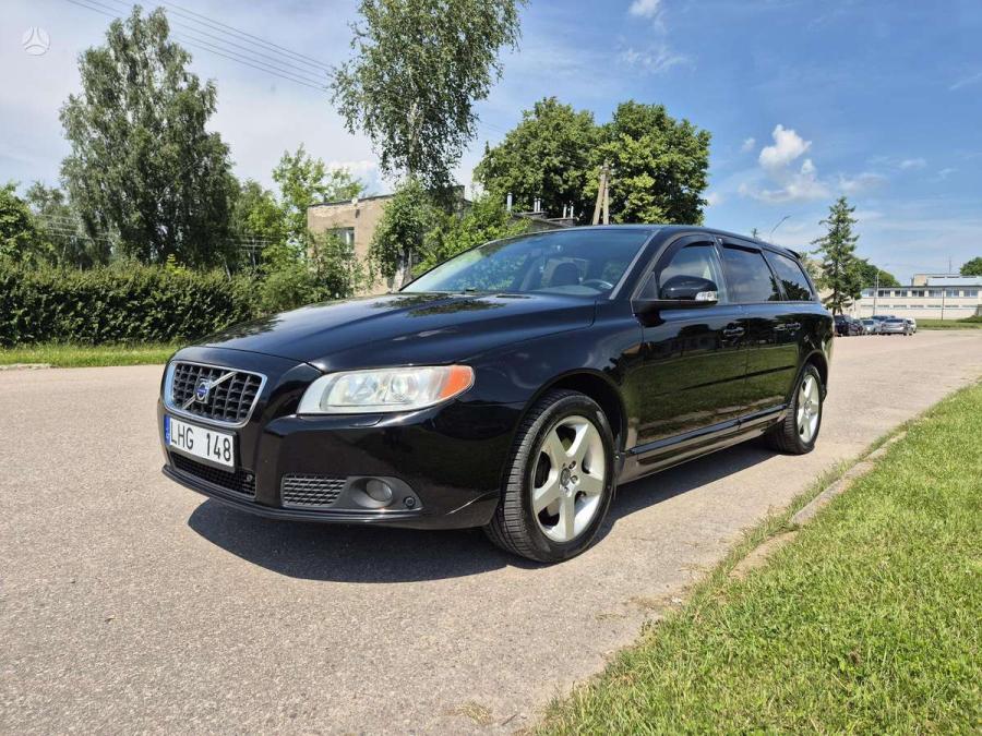 Black Volvo V70 2008 in Kaisiadorys, with an engine capacity of 2.40 L and mileage of 314 thousand km for 3600 €, photo 3 on AUTOMOTO.COM.LV