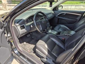Black Volvo V70 2008 in Kaisiadorys, with an engine capacity of 2.40 L and mileage of 314 thousand km for 3600 €, photo 8 on AUTOMOTO.COM.LV