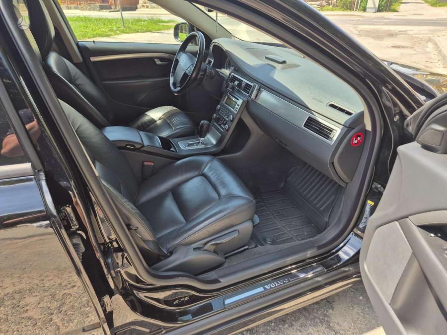 Black Volvo V70 2008 in Kaisiadorys, with an engine capacity of 2.40 L and mileage of 314 thousand km for 3600 €, photo 14 on AUTOMOTO.COM.LV