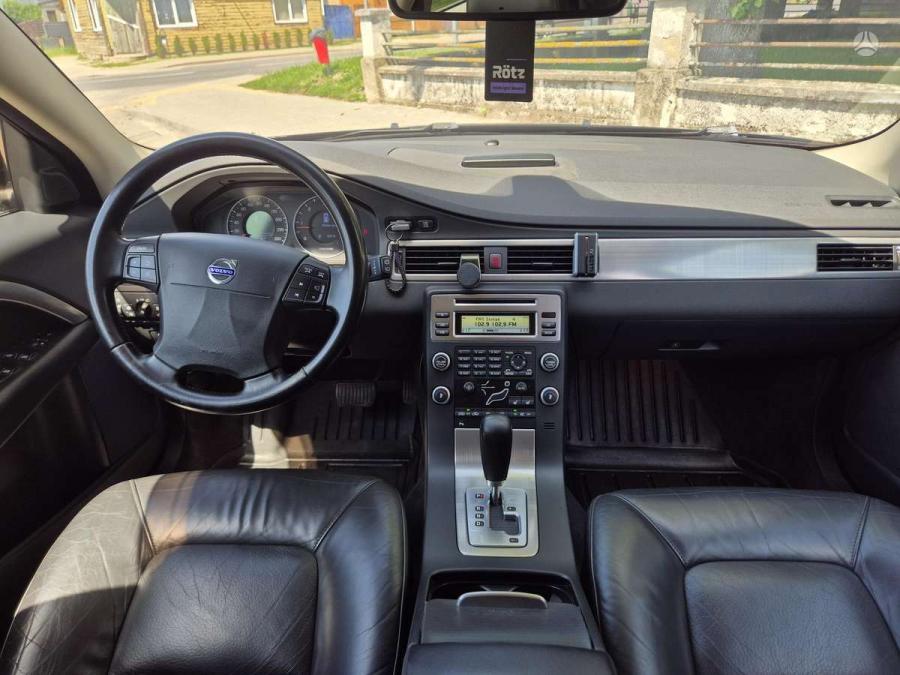 Black Volvo V70 2008 in Kaisiadorys, with an engine capacity of 2.40 L and mileage of 314 thousand km for 3600 €, photo 16 on AUTOMOTO.COM.LV