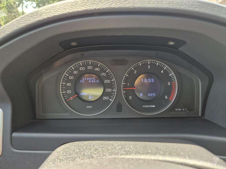 Black Volvo V70 2008 in Kaisiadorys, with an engine capacity of 2.40 L and mileage of 314 thousand km for 3600 €, photo 17 on AUTOMOTO.COM.LV