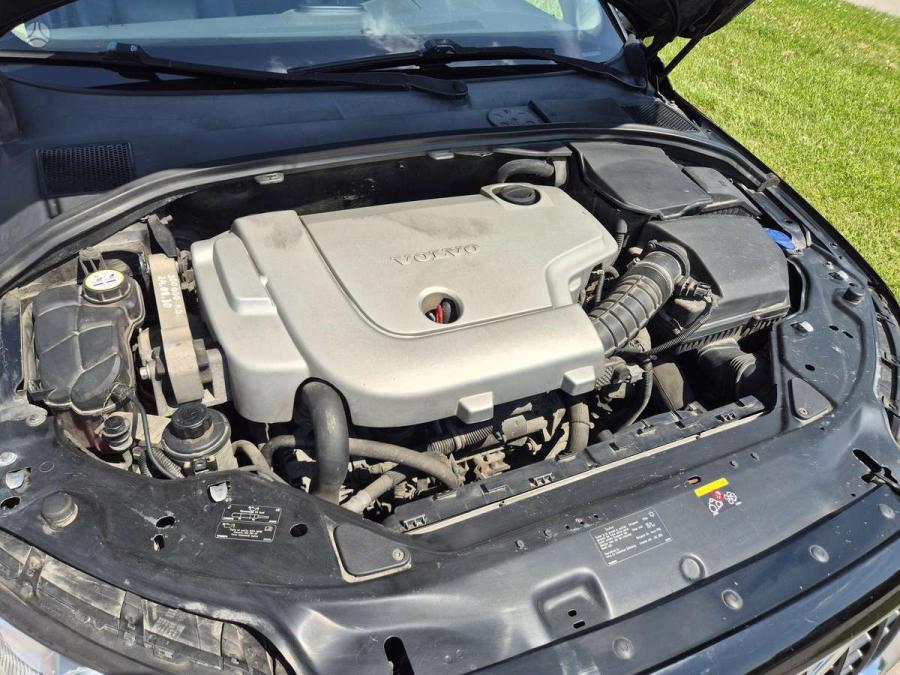 Black Volvo V70 2008 in Kaisiadorys, with an engine capacity of 2.40 L and mileage of 314 thousand km for 3600 €, photo 18 on AUTOMOTO.COM.LV