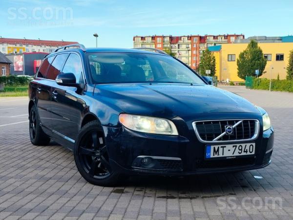 Melns Volvo V70 2008 Tukums, ar dzinēja tilpumu 2.40 L un nobraukumu 315 tūkst. km par 5800 €, foto 1 vietnē AUTOMOTO.COM.LV