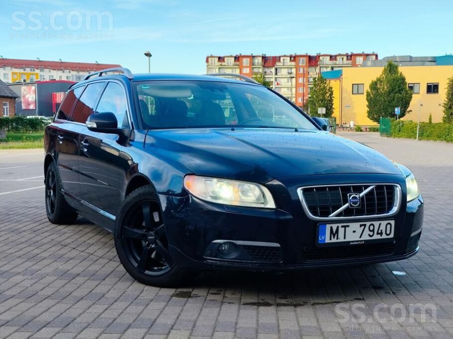 Black Volvo V70 2008 in Tukums, with an engine capacity of 2.40 L and mileage of 315 thousand km for 5800 €, photo 1 on AUTOMOTO.COM.LV