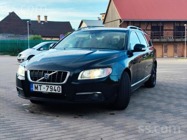 Melns Volvo V70 2008 Tukums, ar dzinēja tilpumu 2.40 L un nobraukumu 315 tūkst. km par 5800 €, foto 2 vietnē AUTOMOTO.COM.LV