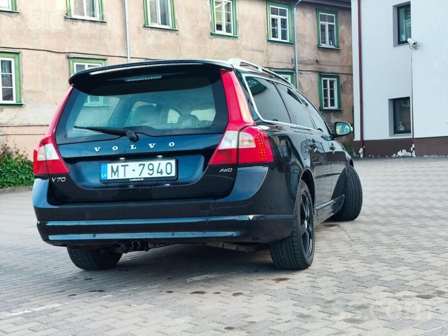 Black Volvo V70 2008 in Tukums, with an engine capacity of 2.40 L and mileage of 315 thousand km for 5800 €, photo 4 on AUTOMOTO.COM.LV