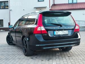 Black Volvo V70 2008 in Tukums, with an engine capacity of 2.40 L and mileage of 315 thousand km for 5800 €, photo 5 on AUTOMOTO.COM.LV